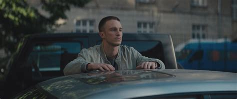 Omg His Butt Actor Drew Starkey In The Hulu S Hellraiser Reboot