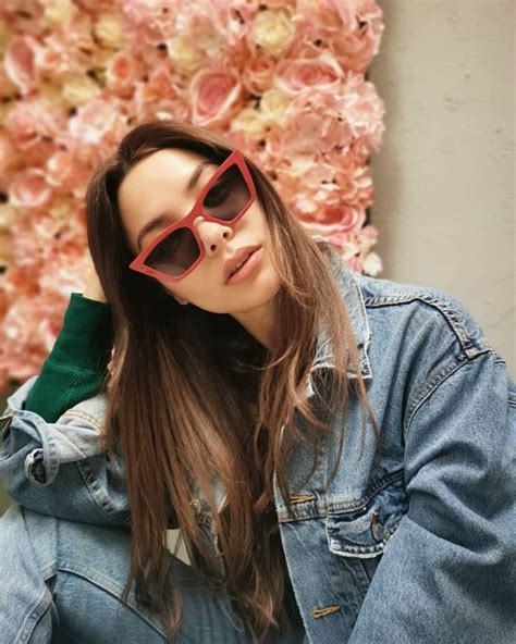 Pin By Stella On Clothes Fashion Mirrored Sunglasses Sunglasses Women