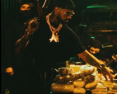 Anuel Aa Muestra Un Mundo De Excesos Desafíos Y Provocación En Little
