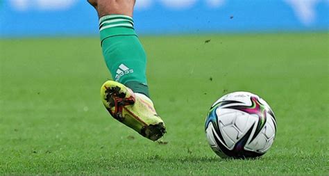 Muere Futbolista Durante Partido De Navidad Tras Brutal Golpe En La