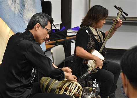 情熱的な演奏で魅了 デュオライブ 津軽三味線とタブラ【一関】｜iwanichi Online 岩手日日新聞社
