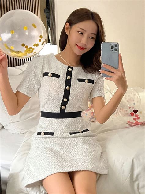 Vestido acabamento de contraste botão frontal manga bufante Robe Robe femme Blanc élégant