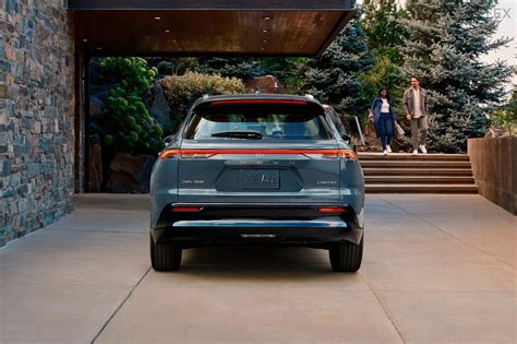 토요타 日에 크로스오버 Suv 2025년형 크라운 시그니아 공개