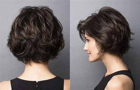 13 Feminine Short Haircuts For Wavy Hair Trending Right Now