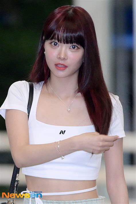 르세라핌 홍은채 ‘작은 얼굴에 꽉 찬 이목구비 포토엔hd 손에 잡히는 뉴스 눈에 보이는 뉴스 뉴스엔