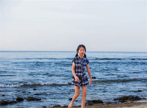 Young Girl Peeing Photos Download The Best Free Young Girl Peeing