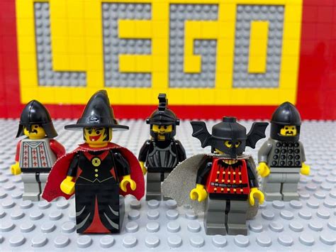 やや傷や汚れありフライトナイト レゴ ミニフィグ 兵士 騎士 魔女ヒルダ コウモリ男爵 LEGO 人形 鎧兜 お城シリーズ B の落札情報詳細 ヤフオク落札価格検索