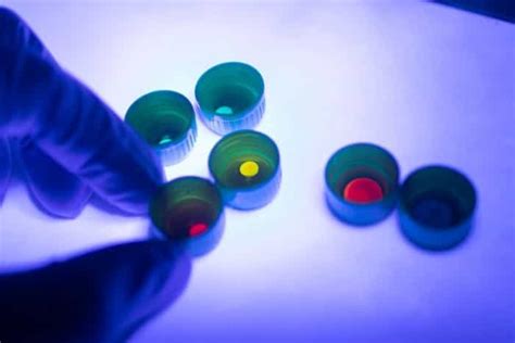 科学家开发新技术 有望制造出牢不可破的复合玻璃屏幕 字节点击