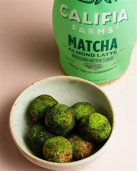 Matcha Almond Latte