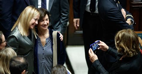 Eugenia Roccella chi è lultraconservatrice contro aborto e diritti