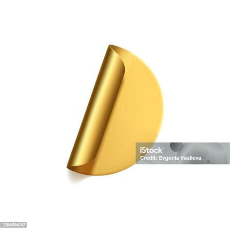 껍질을 벗기는 코너 모의 세트가있는 골드 라운드 구겨진 스티커 흰색 배경에 주름 효과가있는 접착제 황금 호일 또는 플라스틱 스티커 라벨 빈 템플릿 레이블 태그입니다 3d