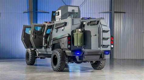 Roshel Senator Apc Is An Armored Suv Ready For Any Apocalypse Luxury