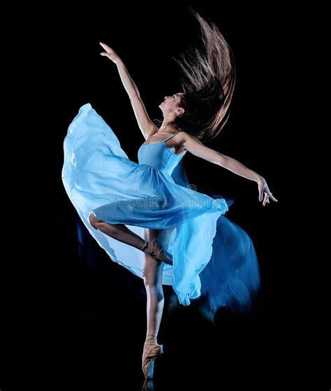 Danseur De Ballerine De Jeune Femme Dansant La Peinture Noire D