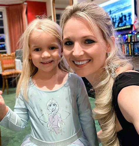 Brooke Burfitt Biography Age Height Husband Mrdustbin