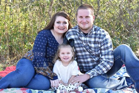 Aaron Kaitlyn And Shayne Stuido 9414