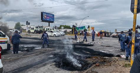 Outcry Over Lack Of Water And Electricity In Soshanguve Enca