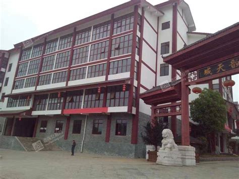 安顺黄果树大瀑布景区门口独栋酒店物业出售，6千平 酒店交易网