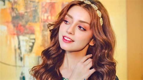 Hottie Alizeh Shah Shares Bts Video Of Getting Glammed Up Lens