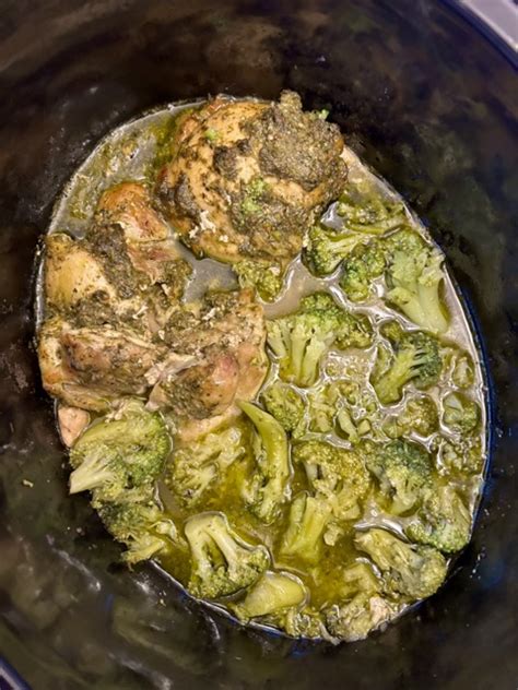 Crock Pot Pesto Ranch Chicken And Broccoli The Regular Folks