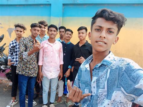 বন্ধু মহল