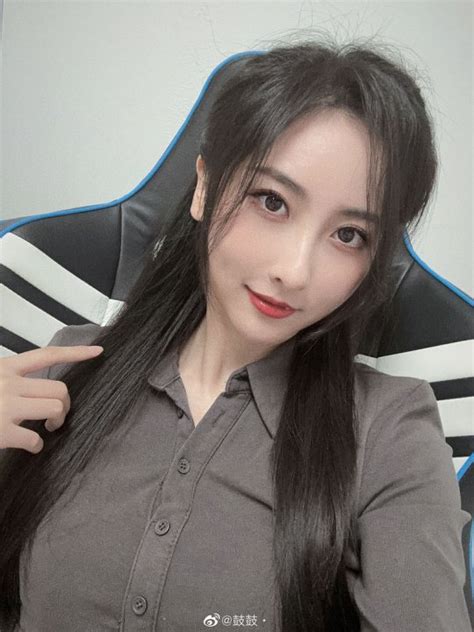 解说鼓鼓晒照 你凝视着肉 肉也在凝视你17173英雄联盟专区中国游戏第一门户站