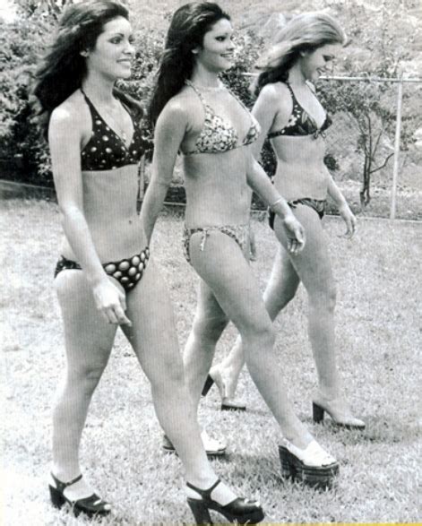 Голая Дезире Роландо в Miss Venezuela