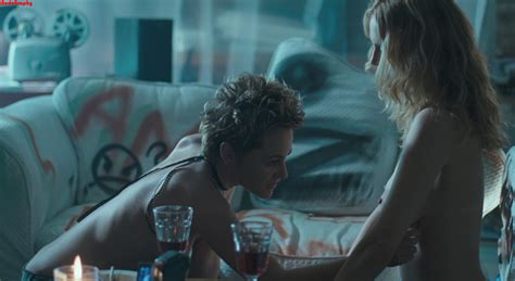 Nude Celebs In Hd Heather Graham Picture 2010 9 Original Heather