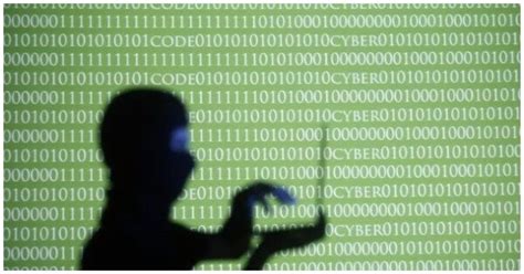 How Hackers Took Out A Crucial Internet Traffic Manager Brought Down Twitter Netflix ScoopWhoop