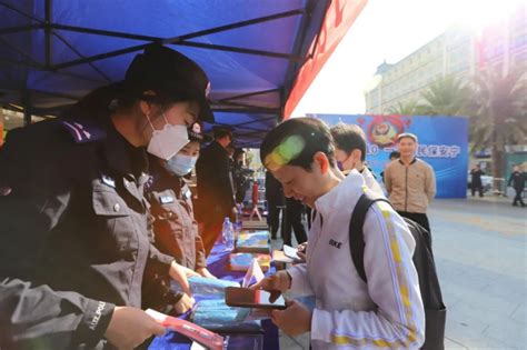 你好，警察节！警旗飘扬，誓言铮铮！汕尾市各级公安机关举行升警旗仪式及警察节宣传活动