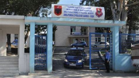 Dëmtohen Zyrat Elektorale Të Ps Dhe Pdiu Në Fier Gazeta Si