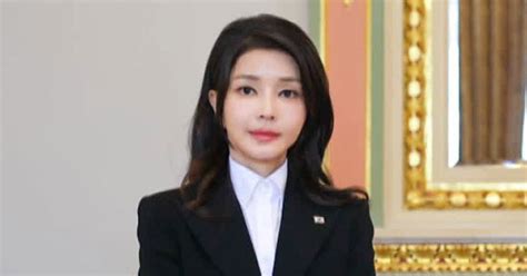 김건희 여사 ‘트위터 실버마크 논란에…대통령실도 “도용 방지 조치”