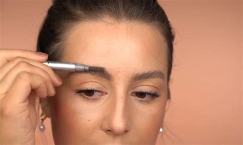 Simple 9 Step Beginner Eyebrow Tutorial Upstyle