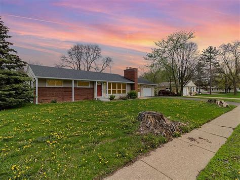 3896 White Bear Ave N Saint Paul Mn 55110 Zillow