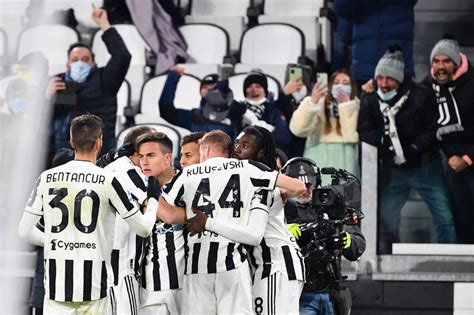 Juventus Vs Genoa Si Nyonya Tua Menang 2 0