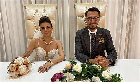 Sercan Ve Esra Dünyaevine Girdi Gazete Gerçek