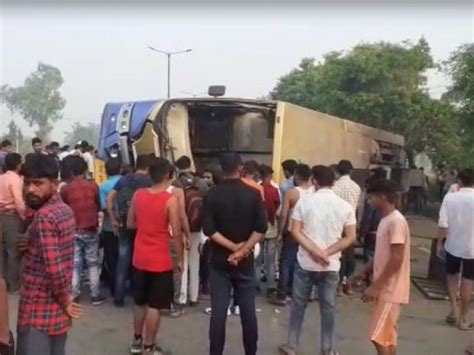 Morab Moradabad Many Feared Dead In Road Accident On Delhi Lucknow