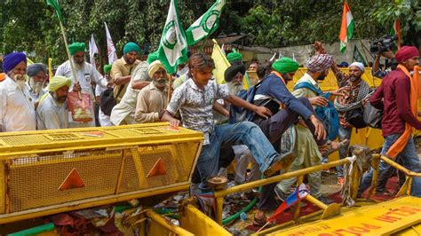 Farmers Protest গাজিপুরে আটক বিক্ষোভকারী কৃষকেরা প্রধানমন্ত্রী