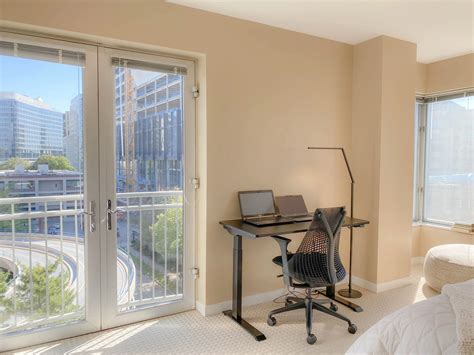 2 Bedroom Suite Penthouse — 16miner Luxury Apartment Rental In Fenway