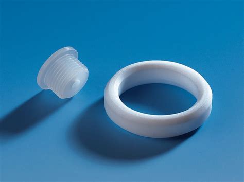 Venting Stopper For Micro Filter With Luer Cone