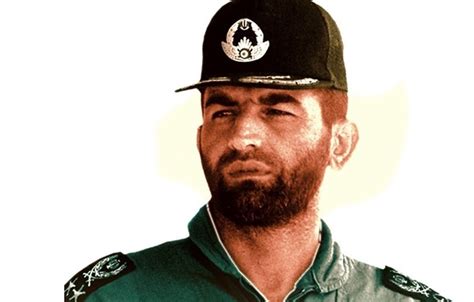 عکس استایل متفاوت شهید عباس بابایی در کنار همکلاسی‌هایش در آمریکا