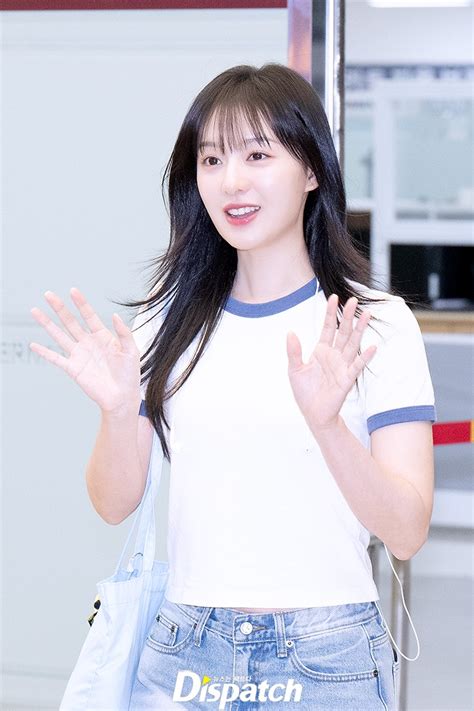 [잡담] 김지원 입국했다 인스티즈 Instiz 드영배 카테고리