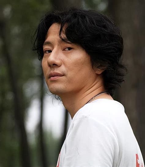 鄭鈞：曾經女友多到數不清，前妻陪伴20年，二婚娶小16歲的劉芸 每日頭條