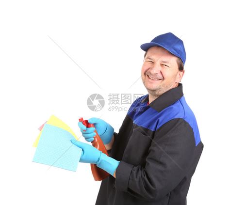 在白色背景上用海绵微笑的清洁工高清图片下载 正版图片507138501 摄图网