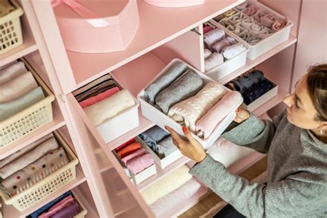 Aménager Un Placard Nos Conseils Et Astuces Pour Gagner De La Place