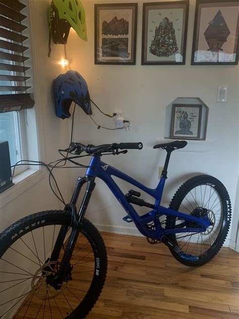 New Bike Day YT Capra Base R Mountainbiking
