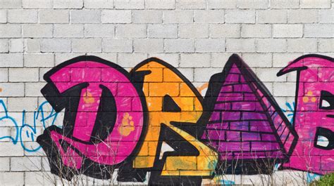 How To Do Graffiti Letters With Spray Paint PaintingSpider
