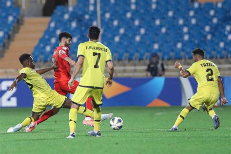 التعاون يفوز على الدحيل القطري بثنائية ويحصد النقاط الـ3 الأولى في