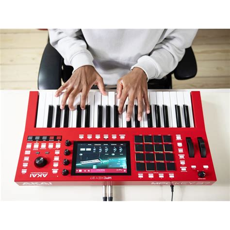 AKAI MPC KEY 37 La Keyboard Workstation DAW Compatta Per Produrre Musica