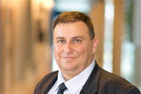 Бащата на евродепутата от ГЕРБ Емил Радев купи 10 дка гора край язовир ремонтира пътя до имота