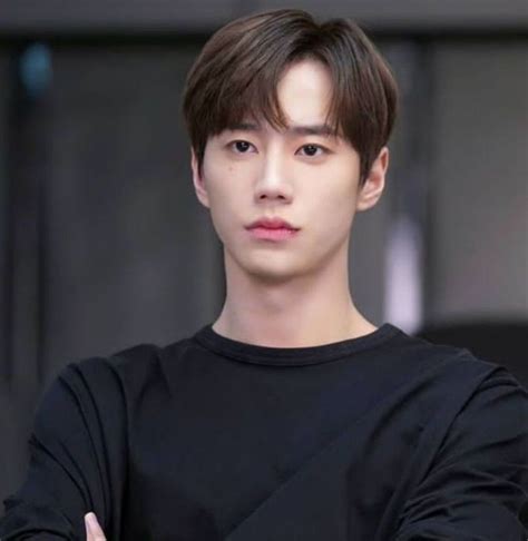 Lee Jun Young Siap Guncang Industri Musik Comeback Solo September 2025 Setelah 5 Tahun Vakum